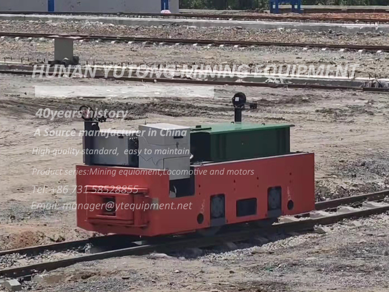 Remote-controlled 8-ton mining locomotive site video